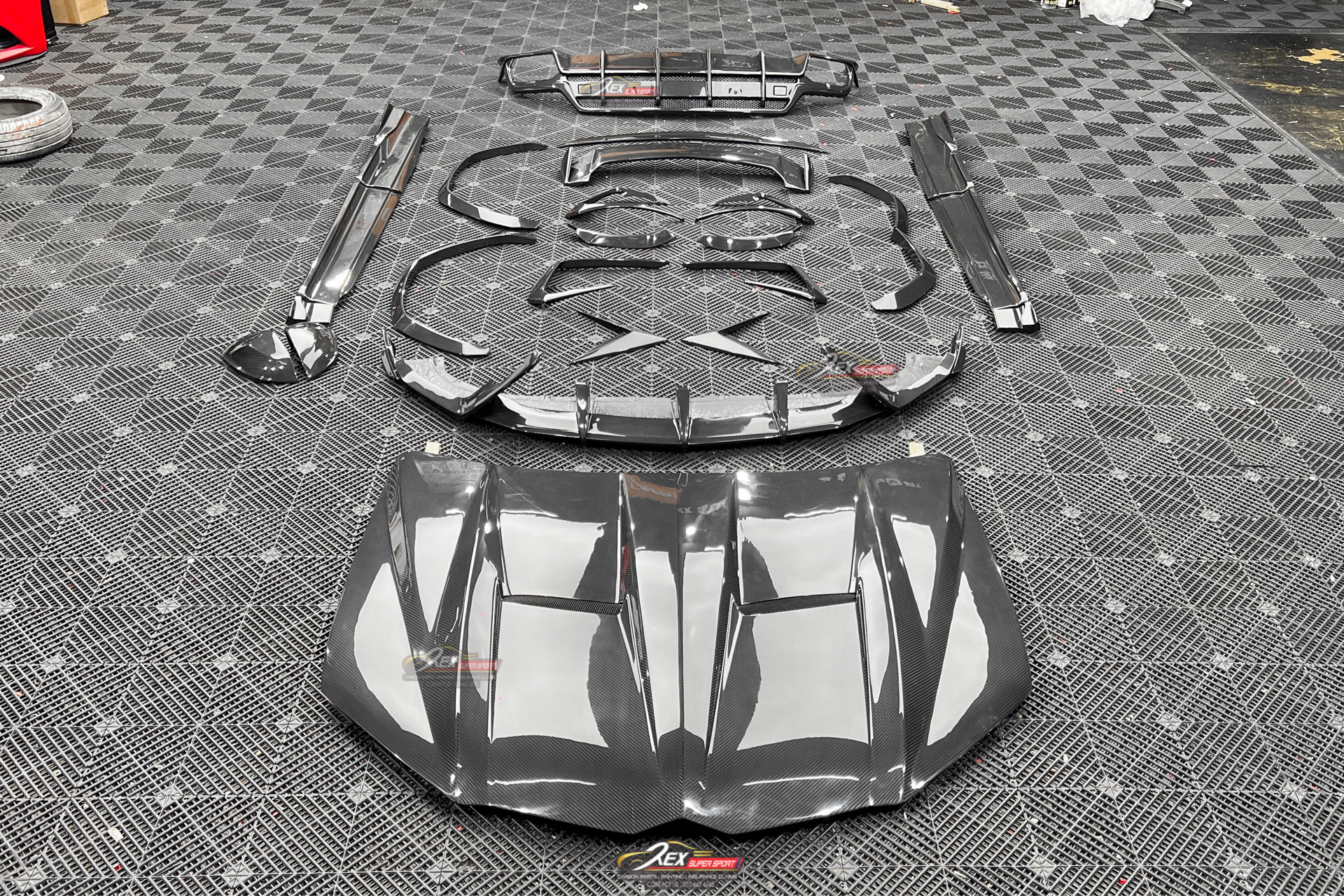 Lamborghini Urus Full Set TOP Dry Carbon - Rexsupersport - Specializes ...